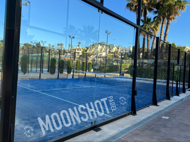 Moonshot Padel - Hit with it