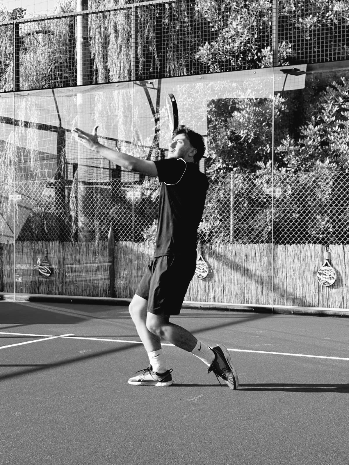 Moonshot Padel - Hit with it